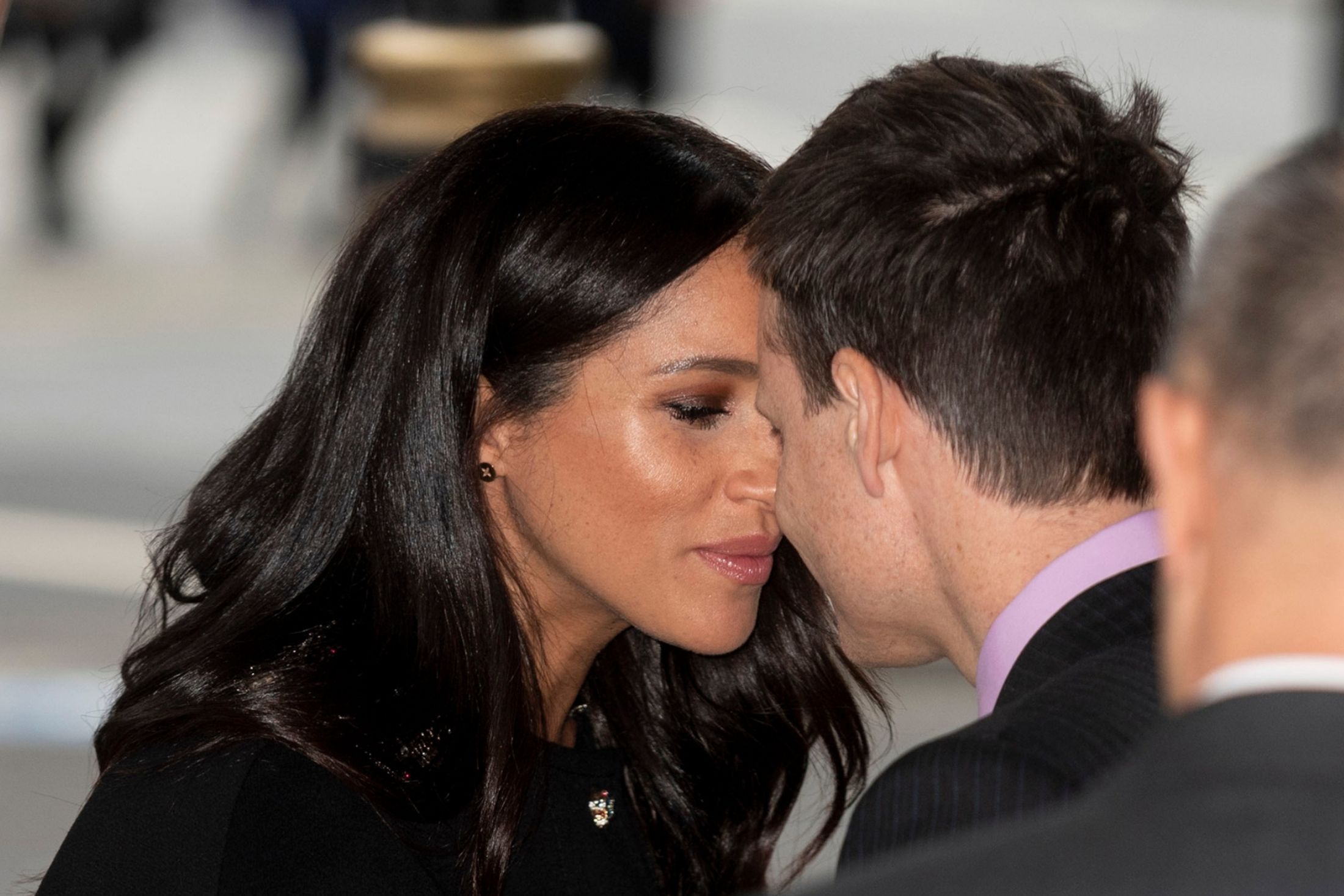 Meghan Markle and Prince Harry greet with traditional Maori nose rub ...