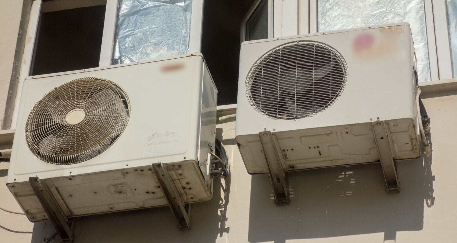 Toddler crushed to death by air con unit | that's life!